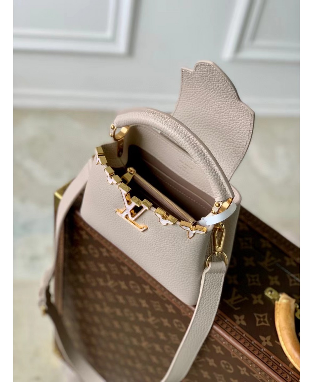 LOUIS VUITTON Capucines Mini